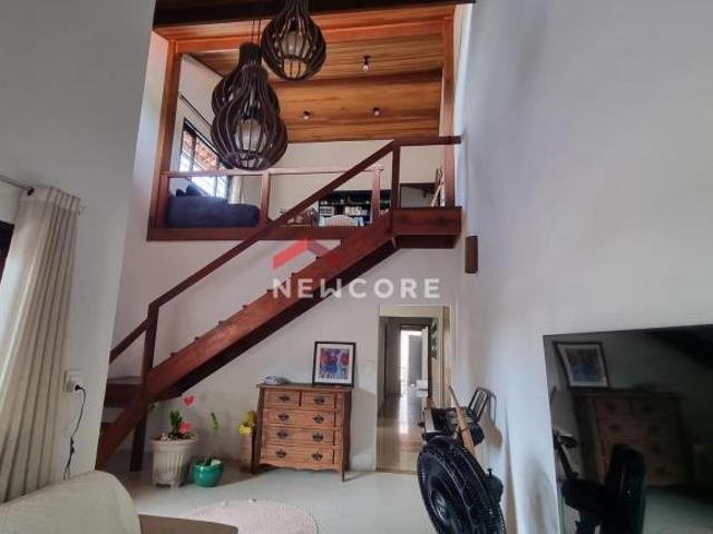 Casa em Rua Banco Itaú Jardim Porto Novo Caraguatatuba/SP