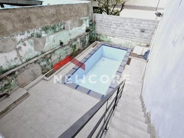 Casa em Rua Caetano de Campos Vila Moreira São Paulo/SP