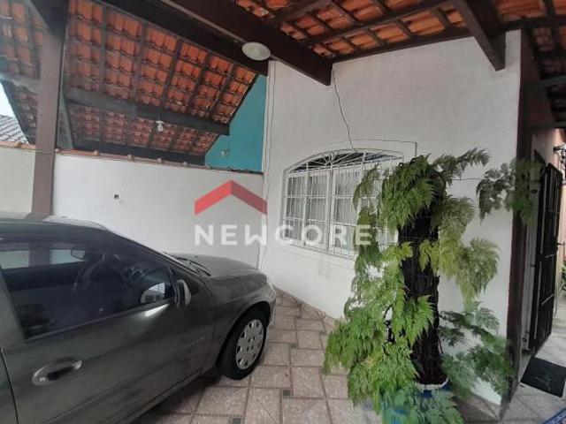 Casa em Rua Caxambu Real Praia Grande/SP