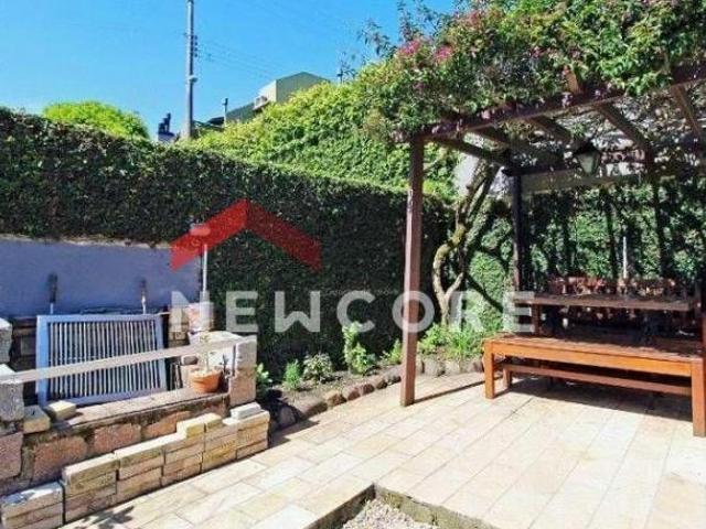 Casa em Rua Dona Lida Monteiro Teresópolis Porto Alegre/RS