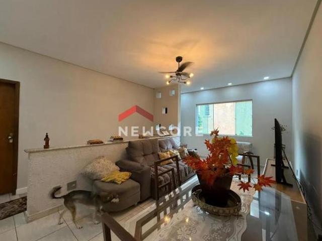 Casa em Rua Doutor Carvalho de Mendonça Marapé Santos/SP