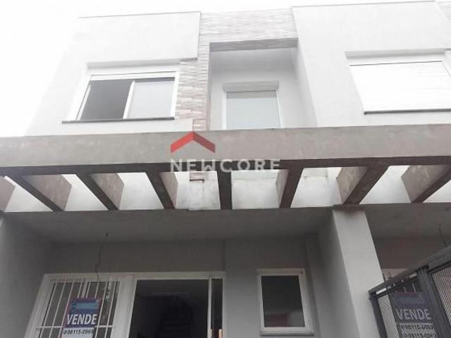 Casa em Rua Doutor Cláudio Walter Ferreira da Silva Guarujá Porto Alegre/RS