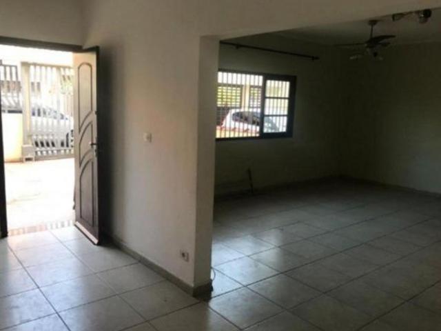 Casa em Rua Doutor Emílio Carlos Vila Cascatinha São Vicente/SP