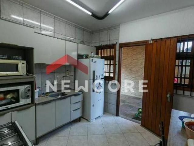 Casa em Rua Doutor Egydio Michaelsen Cavalhada Porto Alegre/RS