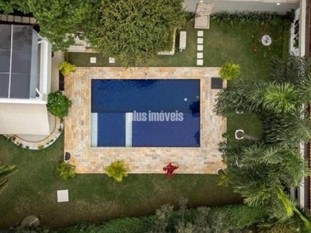 Casa em Rua Exclusiva Fechada 4 Suites 6 Vagas no Morumbi
