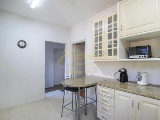 CASA EM RUA FECHADA NA CIDADE JARDIM COM 4 DORMITÓRIOS