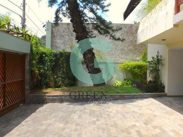 Casa em Rua Fechada, bem localizada, Jardim Cordeiro SP