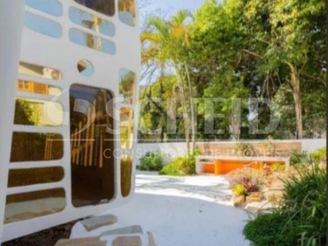 Casa em rua fechada / casa de vila ao lado do Parque Severo Gomes !
