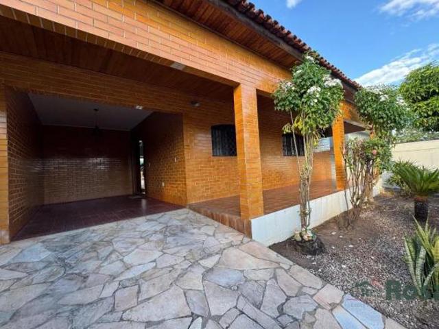 Casa em rua fechada com segurança com excelente potencial para comercial/residencial no Jardim Das A