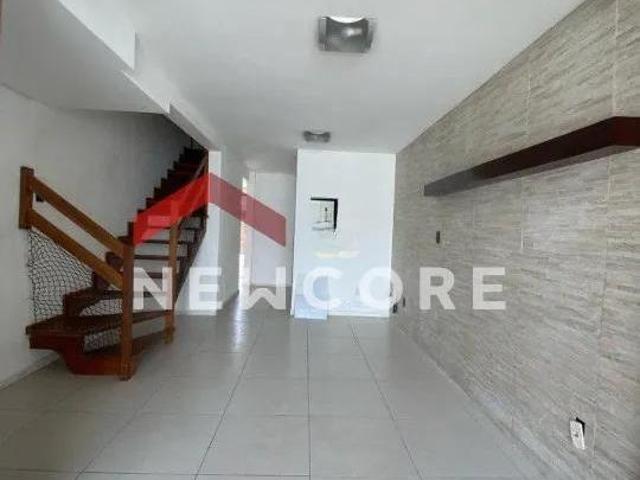Casa em Rua Heitor Kramer Guarujá Porto Alegre/RS