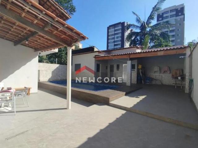 Casa em Rua Heitor Sanches Canto do Forte Praia Grande/SP