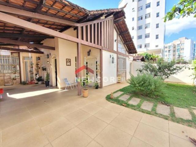 Casa em Rua Honorina Esteves Giannetti Itapoã Belo Horizonte/MG