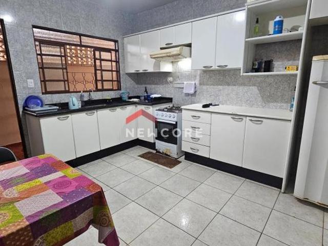 Casa em Rua Inocência Antunes das Neves Pacaembu Londrina/PR