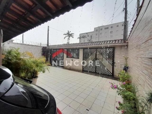 Casa em Rua Margarida Real Praia Grande/SP
