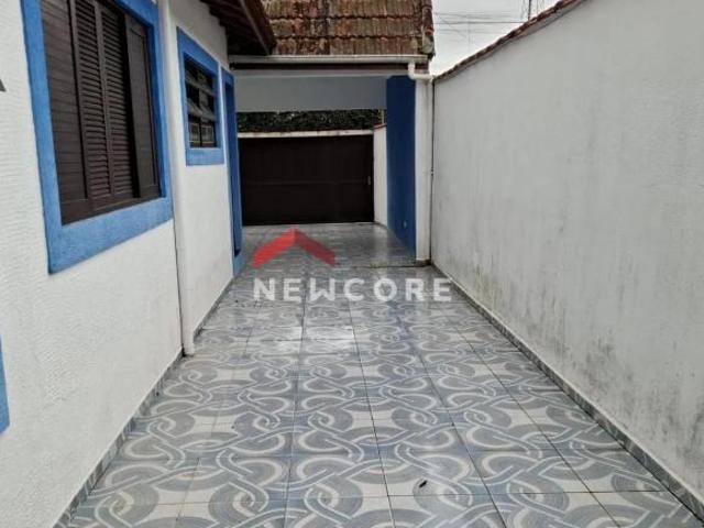Casa em Rua Maria Antonia Lopes Leitao Jardim Ivoty Itanhaém/SP