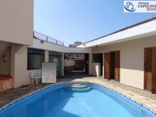 CASA EM RUA PARTICULAR COM 4 DORMITÓRIOS