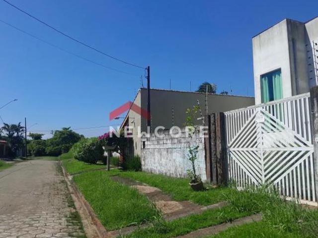 Casa em Rua Professor Ítalo Bianchini Jardim Guaraú Peruíbe/SP