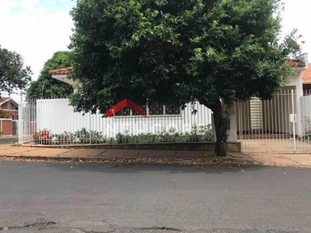 Casa em Rua Professora Doutora Maria Villaça Correa Leite Vila José Bonifácio Araraquara/SP