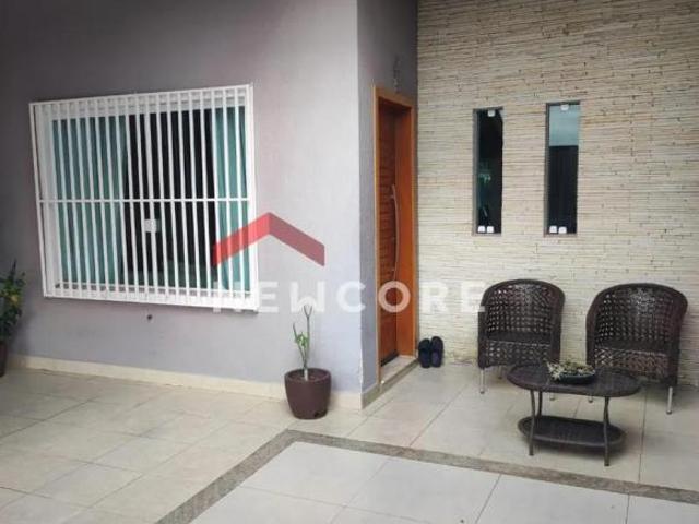 Casa em Rua Primeiro Centenário de Jambeiro Jardim Amália Caçapava/SP