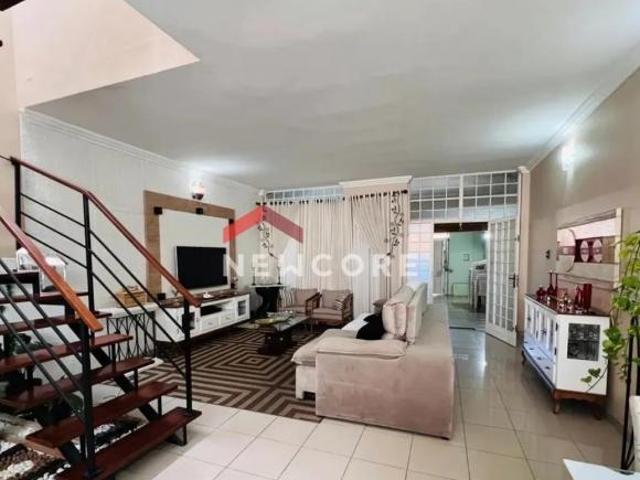 Casa em Rua Primeiro Centenário de Jambeiro Jardim Amália Caçapava/SP