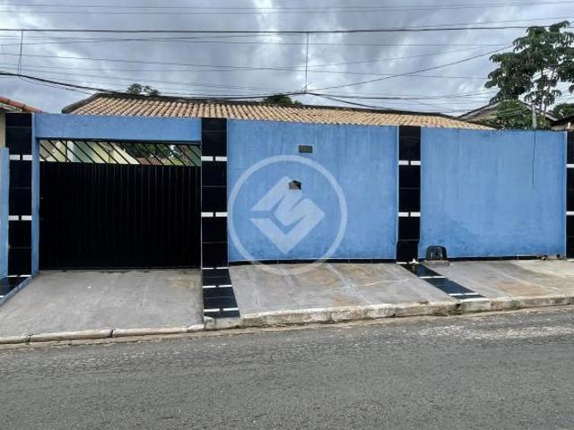 Casa em Rua Pública, Terreno 12x30 com duas suítes enormes, quintal, área gourmet