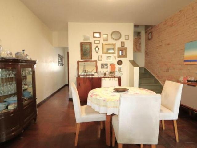 Casa em rua quase particular na Vila Mariana