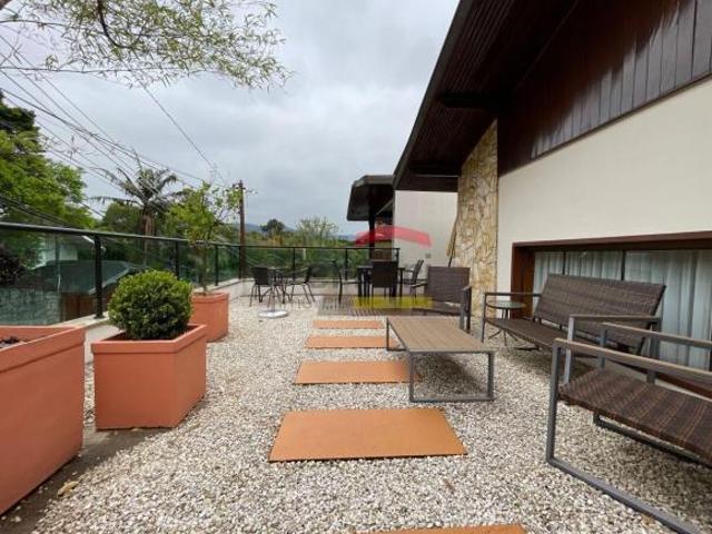 Casa em rua Sem Saída Com Vista Para A Serra Da Cantareira, 4 Dormitórios, Sendo 2 Suítes