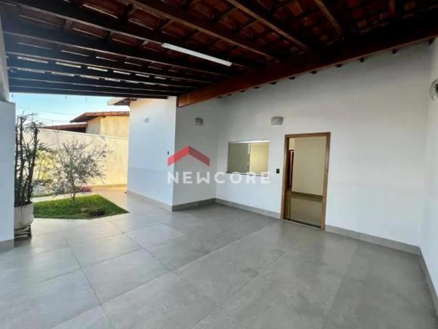 Casa em Rua Sebastião Alves Nunes Santa Mônica Uberlândia/MG