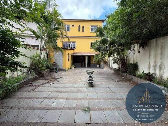 Casa em Rústico, Volta Redonda/RJ de 336m² 6 quartos à venda por R$ 829.000,00