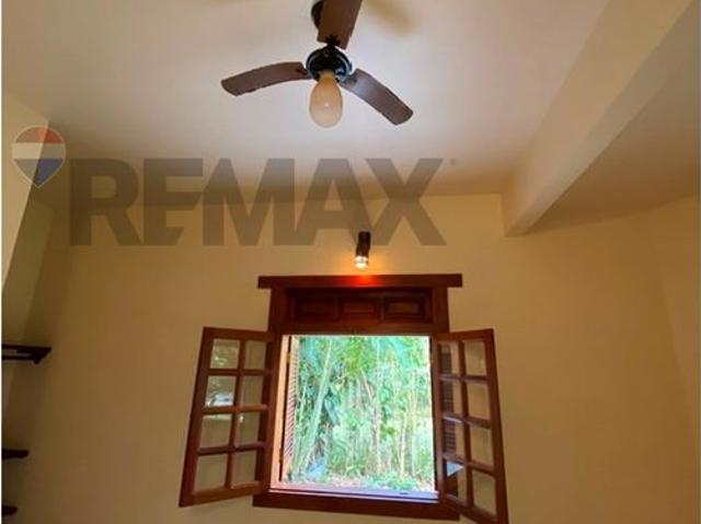 Casa em residencial com 2 suites e 1 quarto