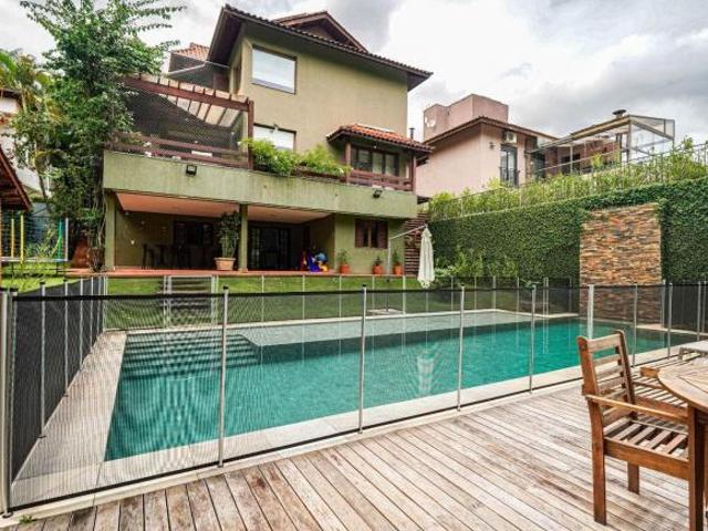 Casa em Residencial Euroville, Carapicuíba/SP de 450m² 5 quartos à venda por R$ 2.499.000,00 ou para