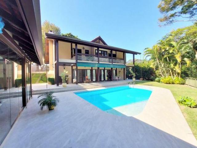 Casa em Residencial Euroville, Carapicuíba/SP de 400m² 4 quartos à venda por R$ 2.600.000,00
