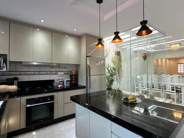 Casa em Residencial Vale das Nogueiras, Americana/SP de 250m² 3 quartos à venda por R$ 799.900,00