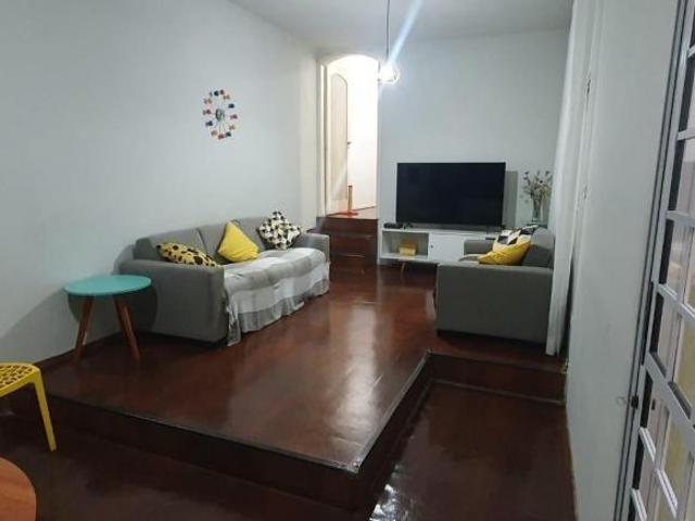Casa em Rochdale, Osasco: 6 Dormitórios, 3 Banheiros por R$720k