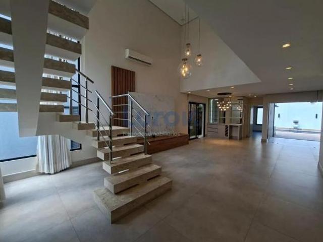 Casa em Roncáglia, Valinhos/SP de 234m² 3 quartos à venda por R$ 2.450.000,00