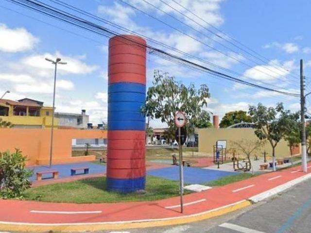 Casa em Suzano, 2 dormitórios, área gourmet, planejados, piso laminado