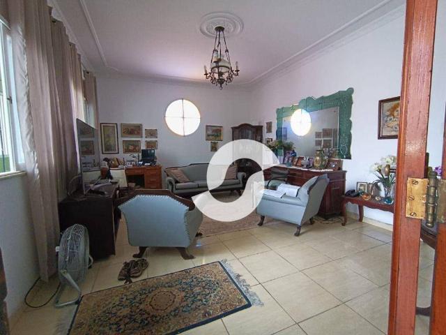 Casa em São Francisco, Niterói/RJ de 156m² 3 quartos à venda por R$ 789.000,00