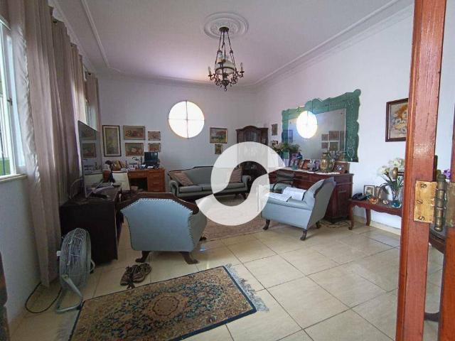 Casa em São Francisco, Niterói/RJ de 156m² 3 quartos à venda por R$ 789.900,00