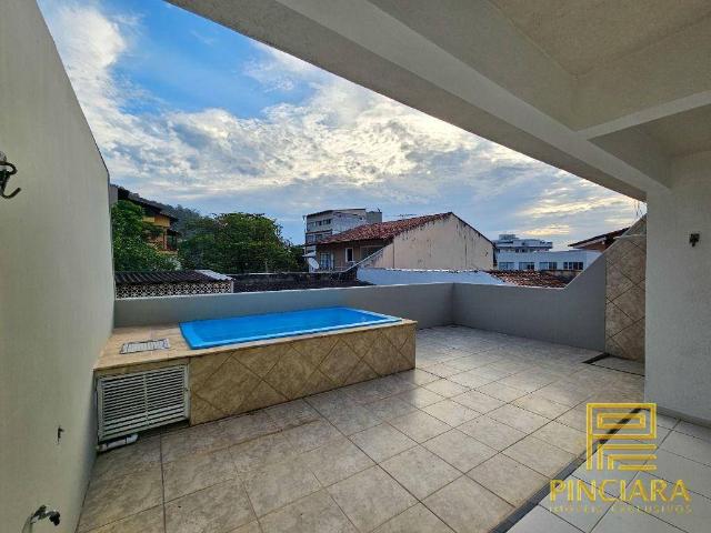 Casa em São Francisco, Niterói/RJ de 252m² 3 quartos à venda por R$ 1.789.900,00