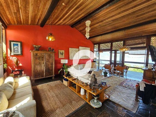 Casa em São Francisco, Niterói/RJ de 268m² 8 quartos à venda por R$ 1.449.900,00