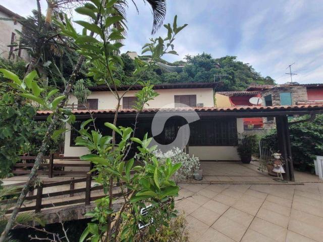 Casa em São Francisco, Niterói/RJ de 388m² 5 quartos à venda por R$ 1.899.900,00