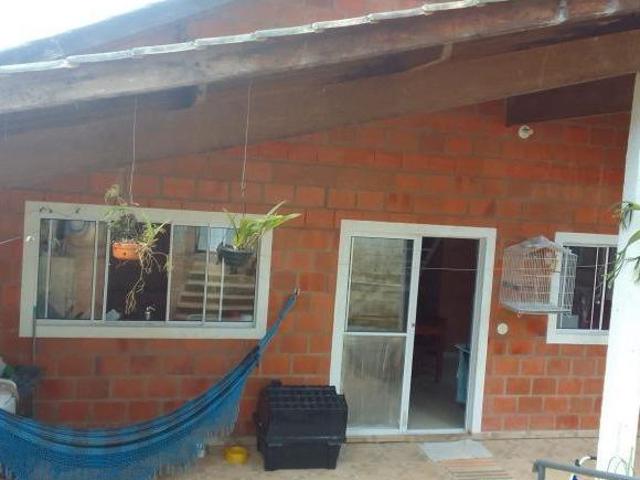 Casa em São Lourenço da Serra com 2 dormitórios