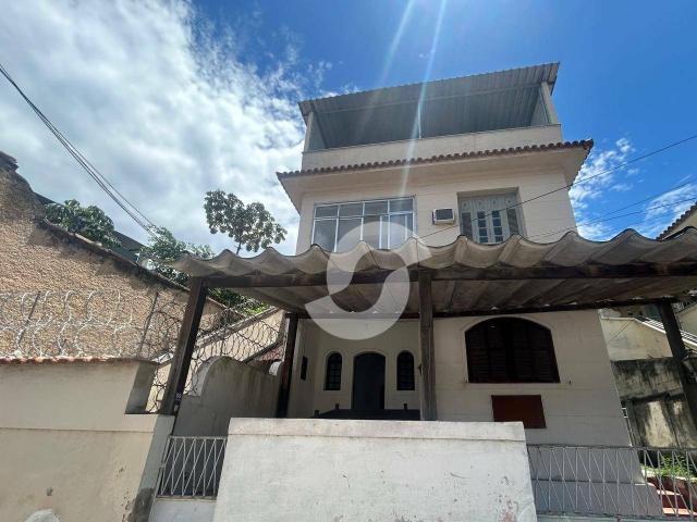Casa em São Lourenço, Niterói/RJ de 146m² 2 quartos à venda por R$ 649.900,00