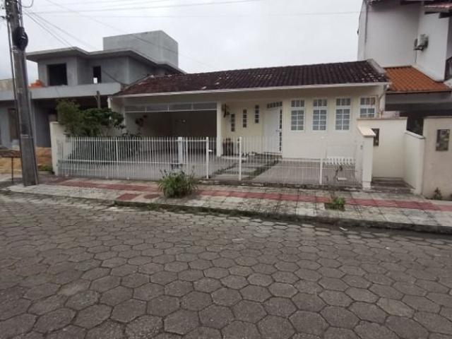 Casa em Santa Mônica, Florianópolis/SC de 140m² 4 quartos à venda por R$ 2.149.900,00