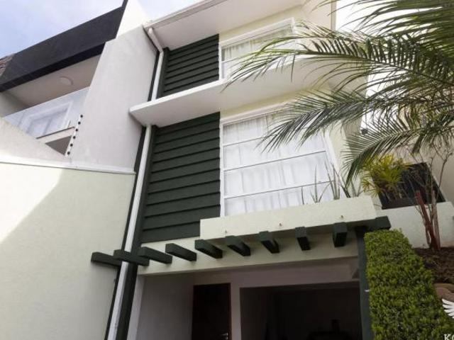 Casa em SANTA FELICIDADE com 227,50m²