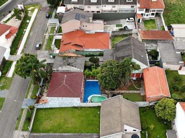 Casa em SANTA FELICIDADE com 389,30m²