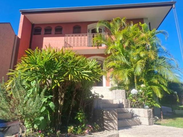 Casa em Santa Felicidade, Curitiba/PR de 407m² 3 quartos à venda por R$ 2.300.000,00