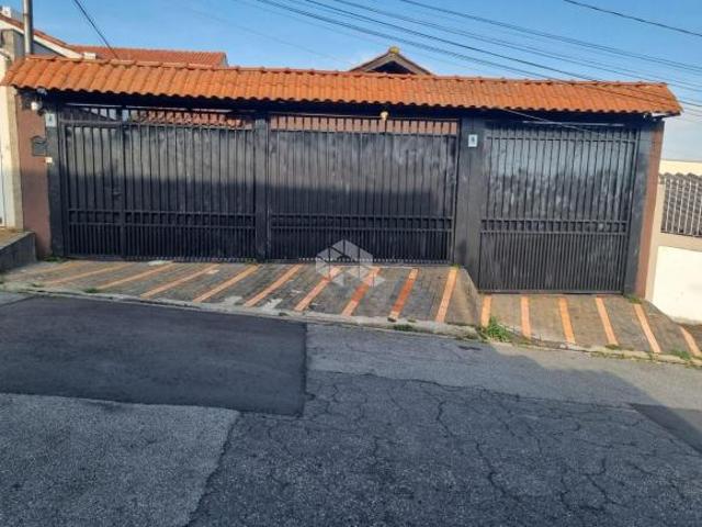 Casa em Santa Terezinha com 3 dormitórios e 4 vagas