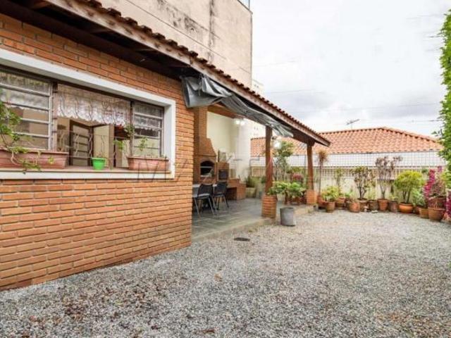 Casa em Santana, com 6 dormitórios, 2 suítes, 4 banheiros e 3 vagas de garagem