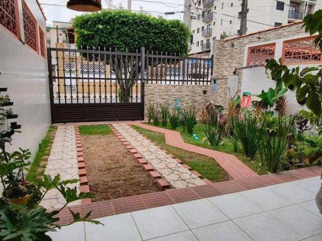 Casa em Tupi, a apenas 400 metros da praia